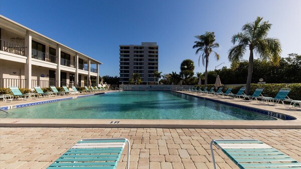 Anchorage Resort 3rd Floor 2 Bedroom Condo South/west Balconies 2 Condo - Siesta Key, FL