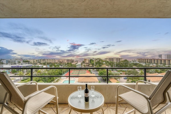 Anchorage Resort 9th Floor 2-bedroom Condo With Balcony- Gulf View! Pool/beach 2 Condo - Sarasota, FL