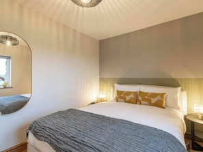 2 quartos, com decoração personalizada, com mobília individualizada 
