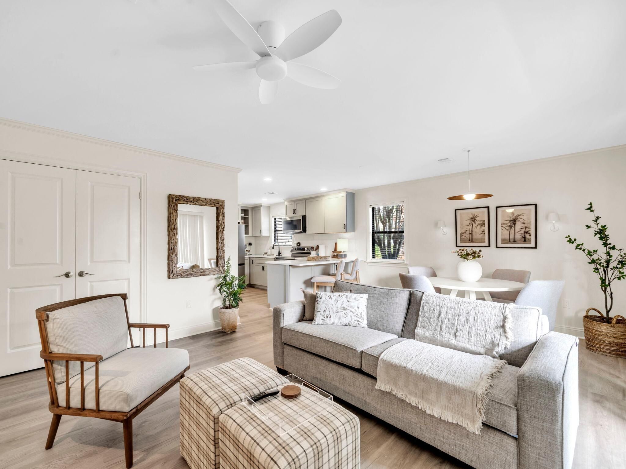 Apartamento em Condomínio Fechado (Beachwood Villas 1G -  The Nest at Se) | Sala de estar