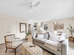 Apartamento em Condomínio Fechado (Beachwood Villas 1G - The Nest at Se) | Sala de estar