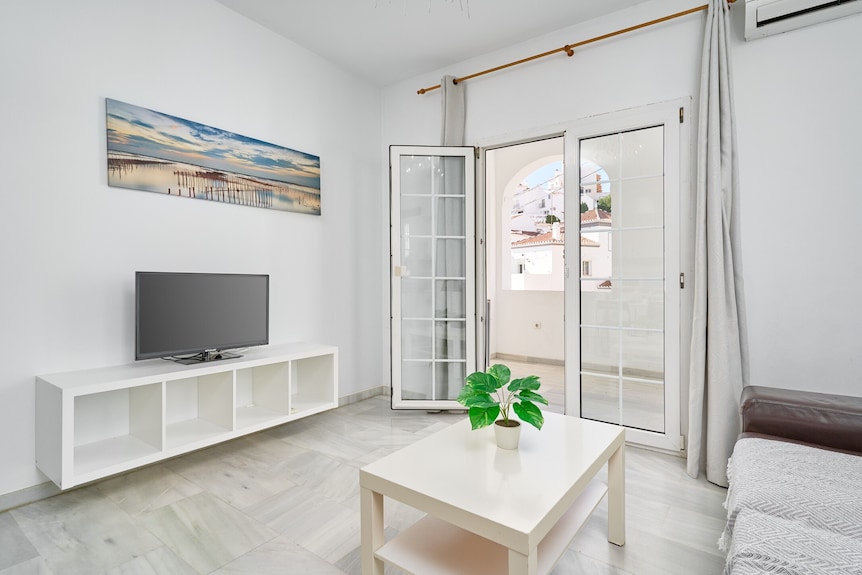 Appartement 'B-b Almoraide Suites' Avec Piscine Partagée, Wi-fi Et Climatisation - Nerja