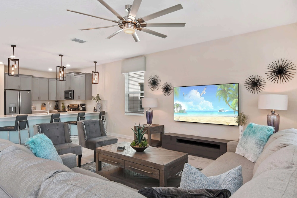 Home 9 Bed Pool, Best Location, Storey Lake - Kissimmee, FL