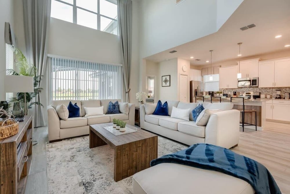 Luxury 5br Home, Private Pool, Prime Location - Kissimmee