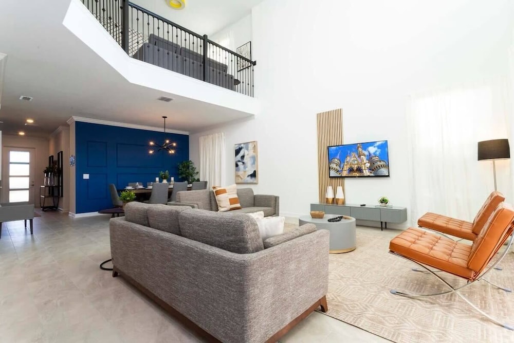 Super Luxury Modern Home, Prime Location - Kissimmee