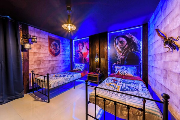 Themed 9br Retreat, Pool & Soccer Fun - Kissimmee