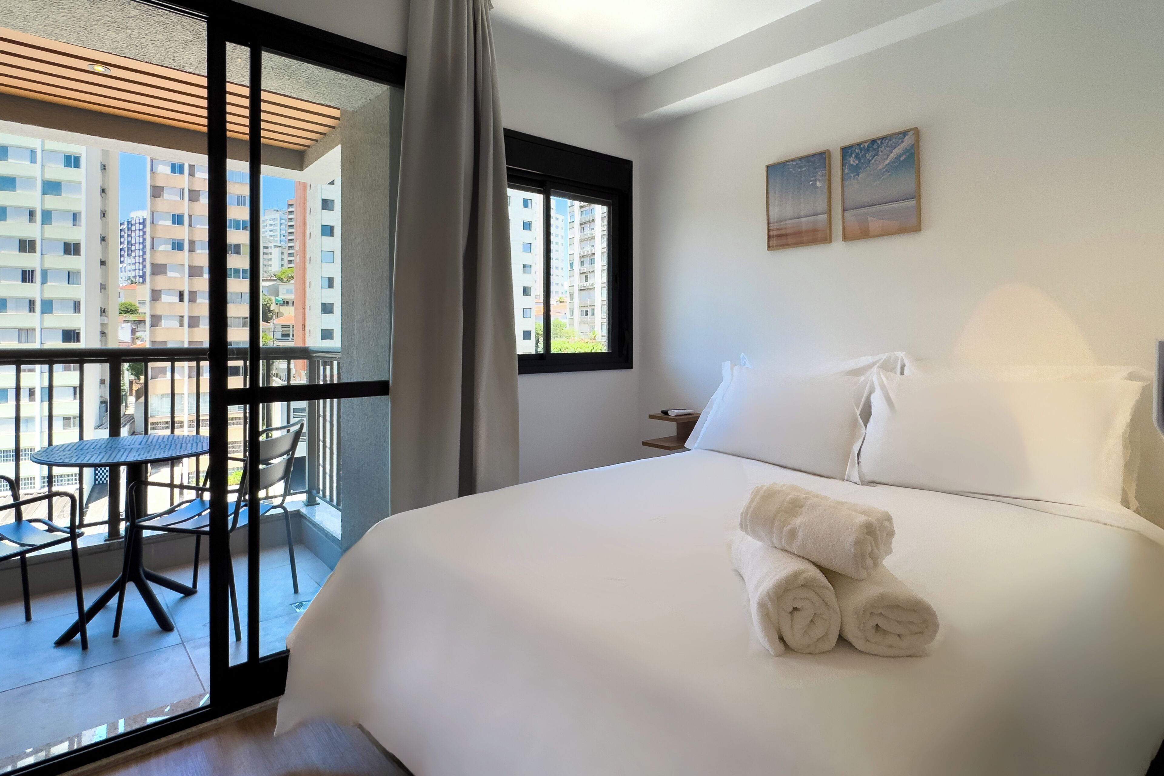 Cortinas/cortinados opacos, ferro/tábua de engomar, Wi-fi grátis 