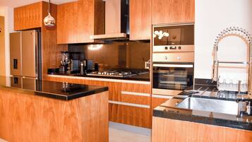 Apartamento, 3 quartos | Cozinha privada