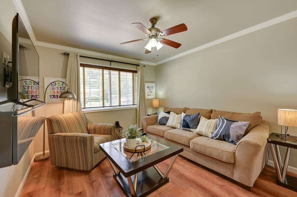 The Homestead - Luxury-cozy 2br Apartments Near Sfa & Historic Downtown Nacogdoches - Nacogdoches, TX