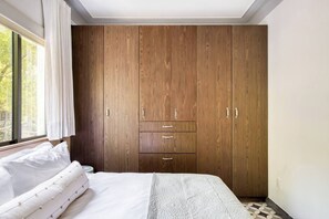 Juarez Design Single - Charming 1 BD Apartment With Balcony in Mexico ...