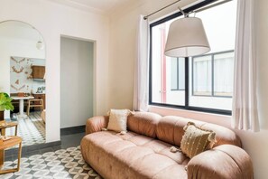 Juarez Design Single - Charming 1 BD Apartment With Balcony in Mexico ...