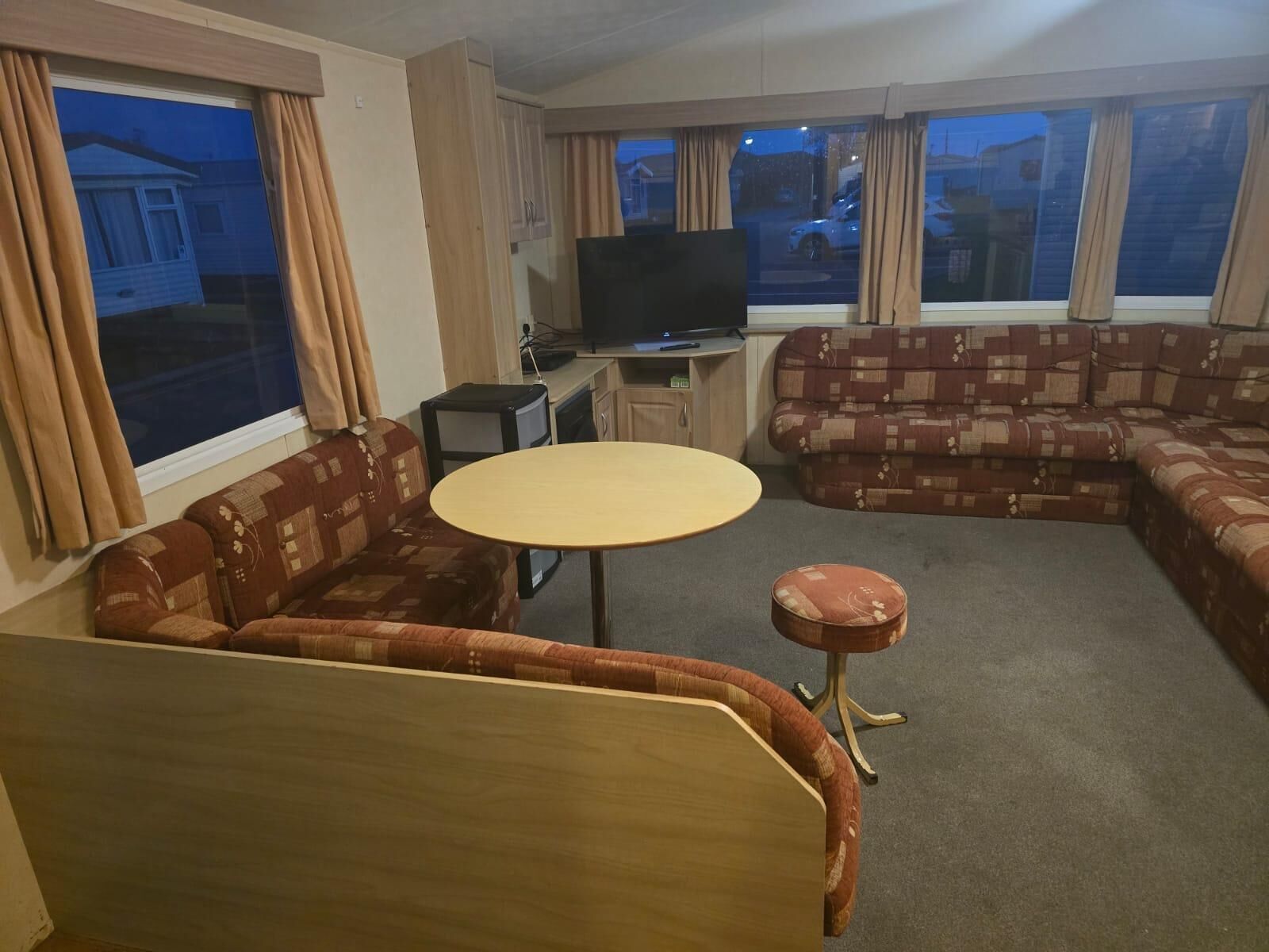 Dog Friendly 6 Berth Caravan At St Osyth Beach Holiday Park In Essex Ref 28078y - Brightlingsea