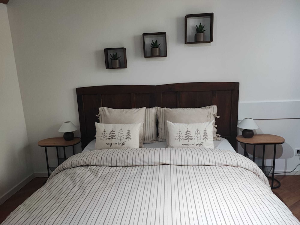 Farmhouse in typical Trentino style, spacious, elegant, comfortable ...