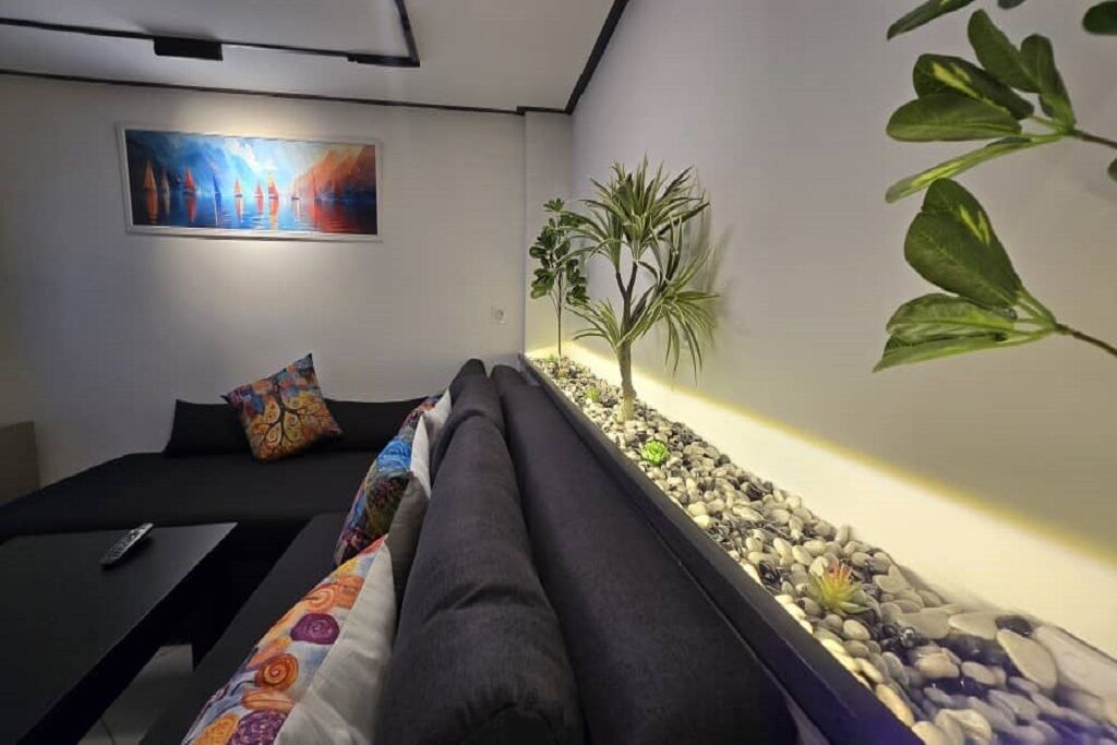 Small Modern Cocoon At Akid Lotfi - Algeria