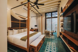 Quarto Júnior | Minibar com produtos grátis, cofre no quarto 