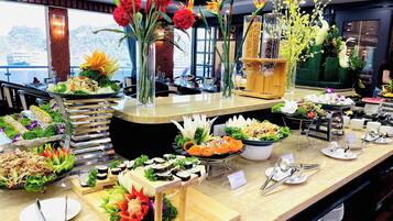 Café da manhã com buffet grátis todos os dias