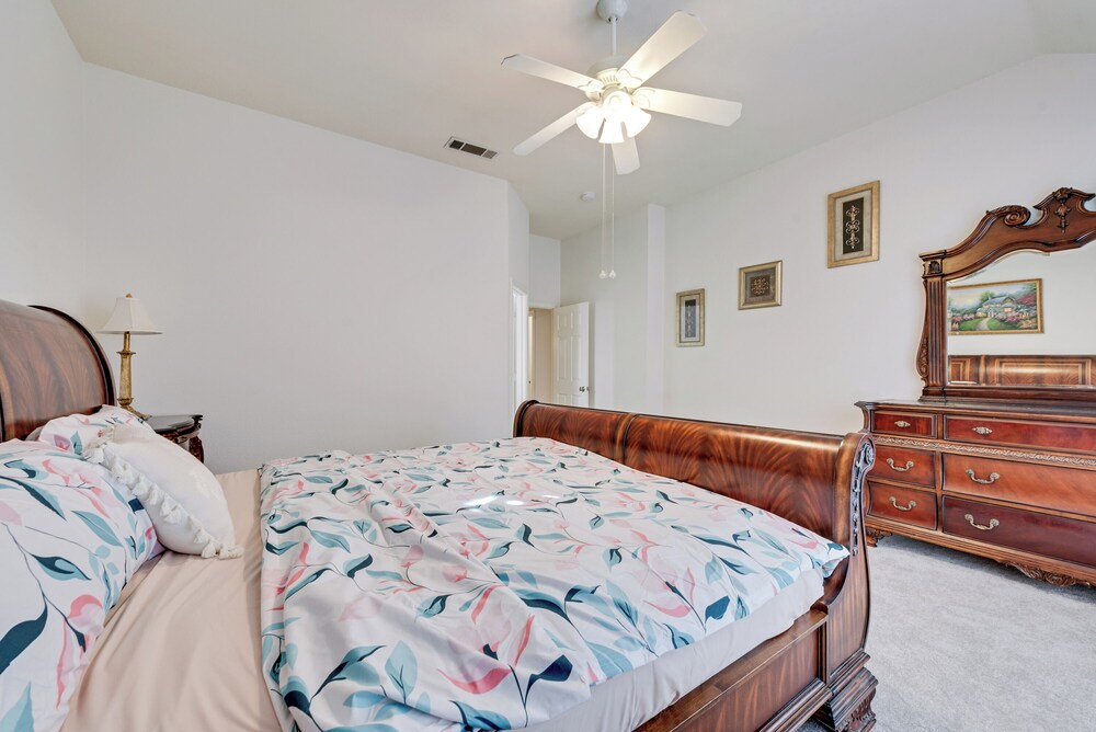 Spacious 4-bedroom house in delightful Frisco! - Frisco | Vrbo