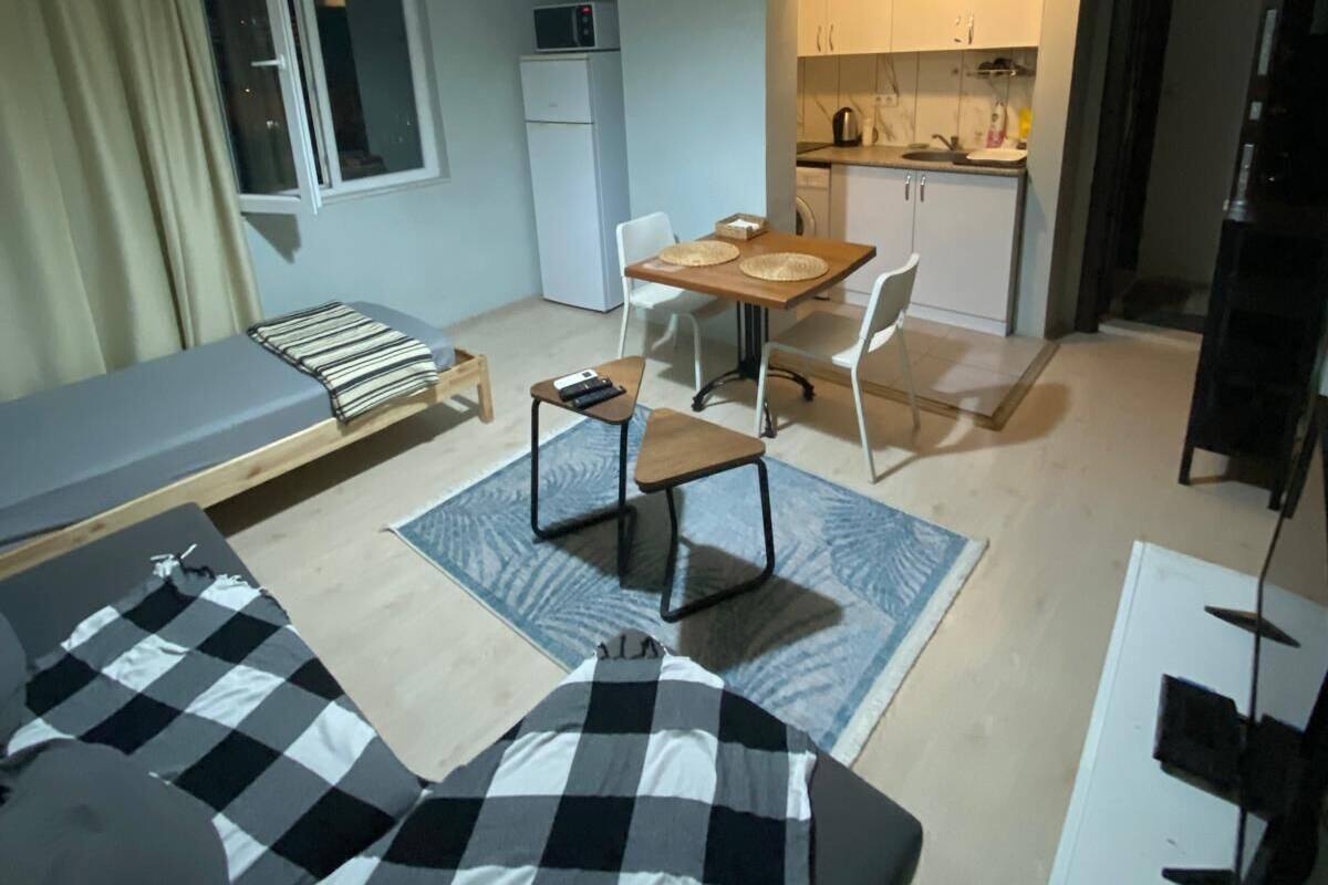 Superior Flat with Balcony 16 | Sala de estar | Televisor 