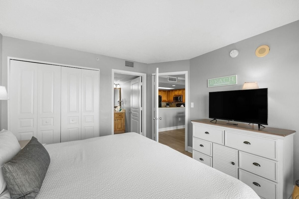 Seaside Sanctuary 14th Floor 3BR Angle OV Condo - Myrtle Beach | Vrbo