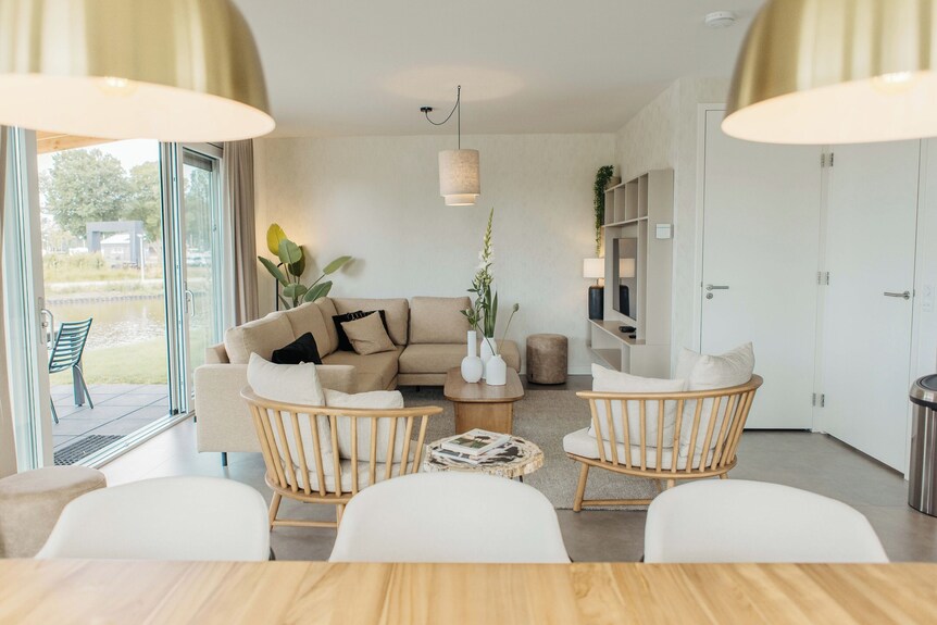 A Spacious Detached Watervilla On The Outside Of The Park - Sneek