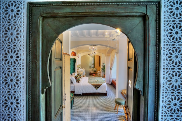 Suite Superior, pátio | Cofre no quarto, quartos insonorizados, Wi-fi grátis