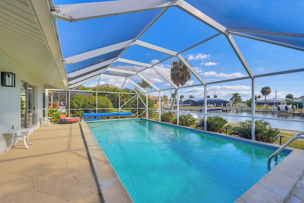 Waterfront Punta Gorda Paradise: Dock & Pool! - Punta Gorda, FL