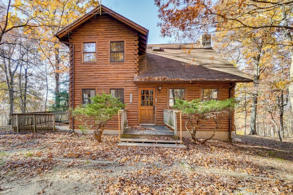 On-site Trails, Pond! Rustic Harpers Ferry Cabin - Sky Meadows State Park, Delaplane
