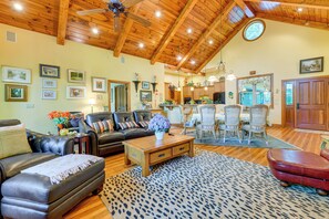 Casa (2 Bedrooms) | Interior