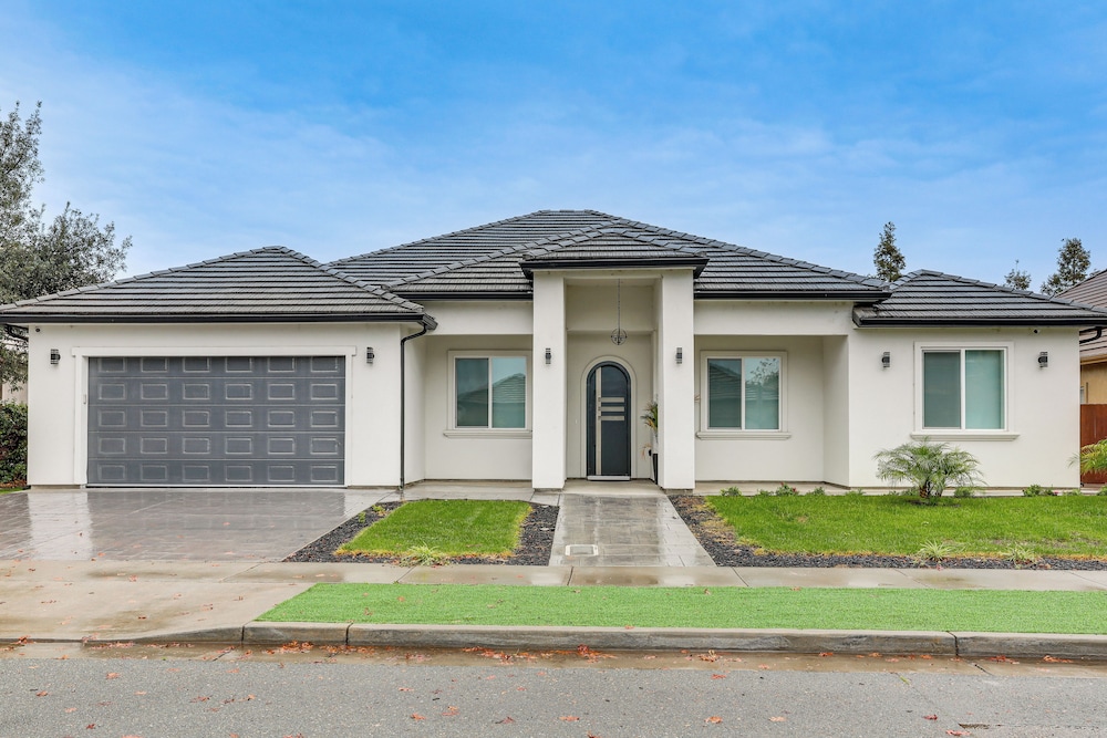 Sip, Dine & Unwind: Spacious Lodi Gem W/ Patio! - Stockton, CA