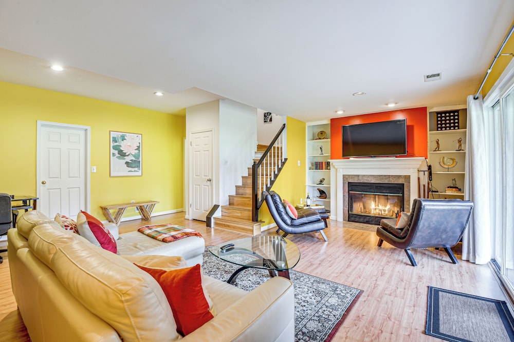 1 Mi To Centennial Park: Gem W/ Golf Course Views - Columbia, MD