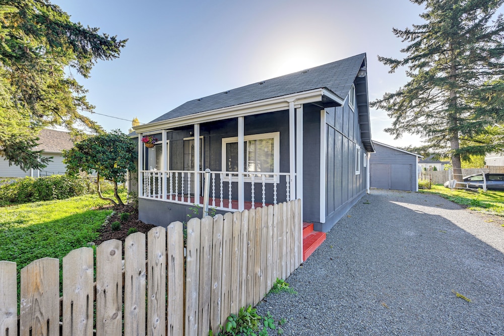 3 Mi To Auburn Station! Commuter-friendly Home - Puyallup, WA