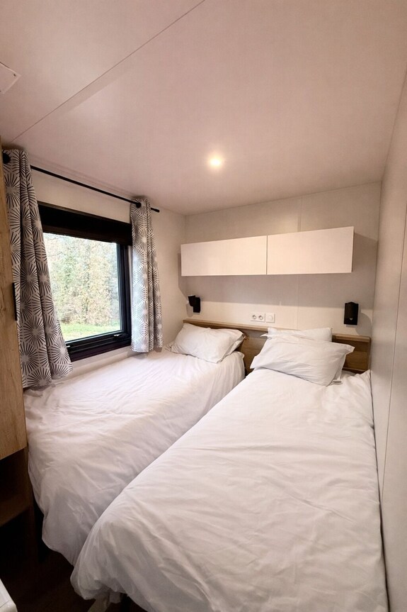 Relaxing Break In Saint-tropez: Spacious 3-bedroom Mobile Home + Large Terrace - Grimaud