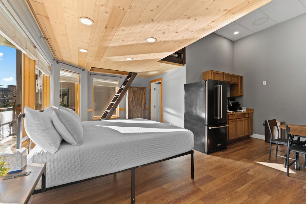 Keystone Lakefront Studio Getaway – Near Ski Slopes, Shops, & Dining ...