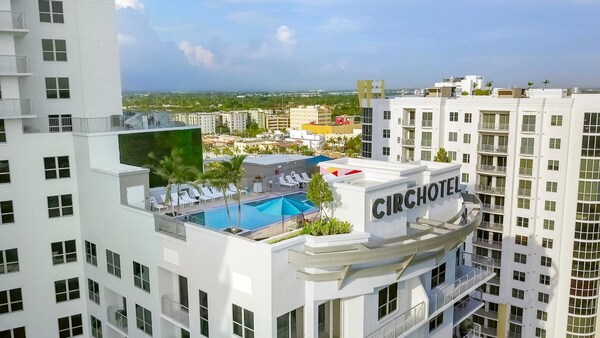 Circ Hotel By Hosteeva - Miramar, FL