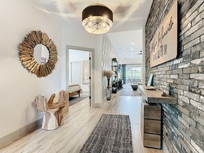 Windsor Hills Single Level 4BR Home, Pool, GameRm Reviews, Deals ...