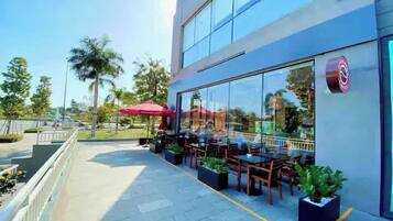 Pequeno-almoço inspirado na cozinha local diário incluído