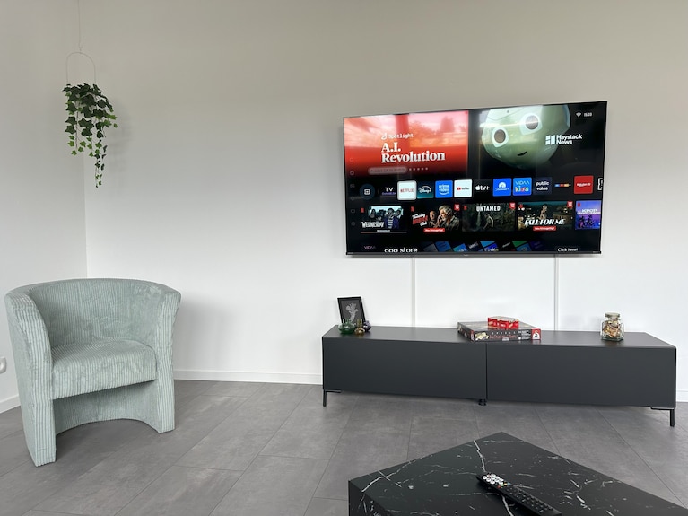 Penthouse, Kingsize Bed, Queen Size Sofabed, Full Kitchen, 650 Mbit, Workspace - Euskirchen