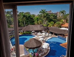 Suite Superior, 1 quarto, kitchenette, vista para a piscina | Vista do quarto