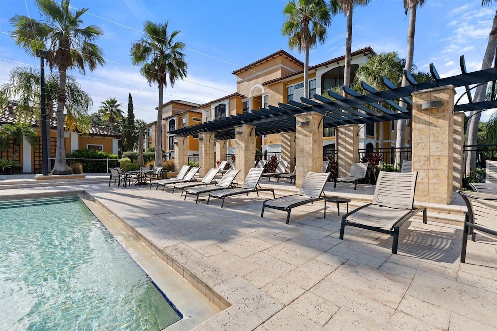 FURNISHED LAKE VIEW RESORT STYLE CONDO - Manatee County | Vrbo