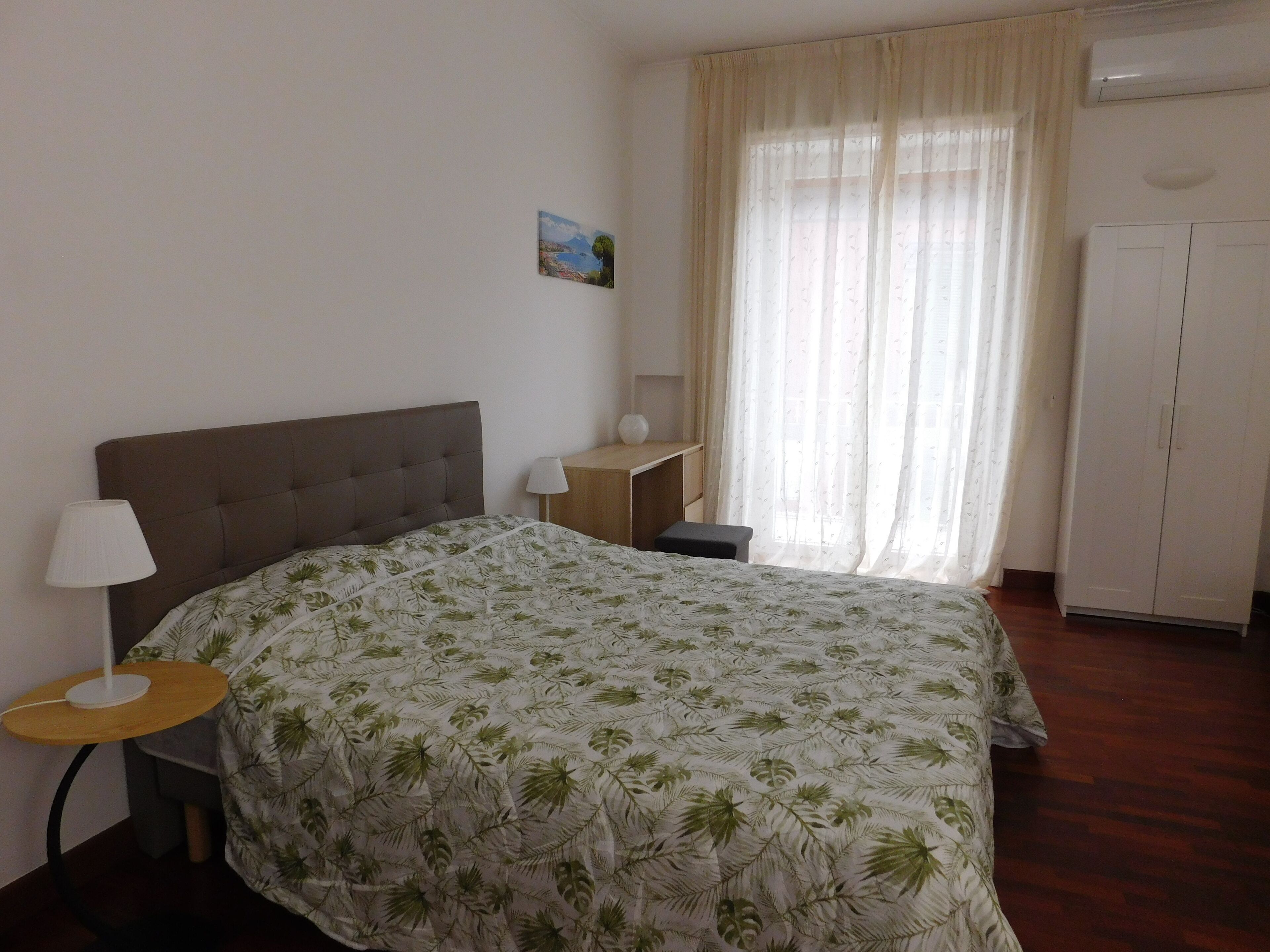 Quarto casal | Escrivaninha, Wi-Fi de cortesia