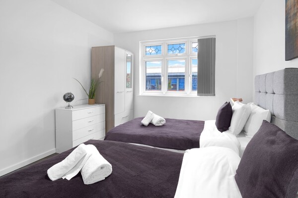 Spacious 5br 3ba Serviced Hse In Croydon - London, UK