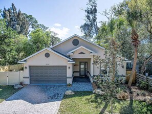 Quiet and Relaxing 3 Bed House With Pool in Sarasota Close to Siesta ...