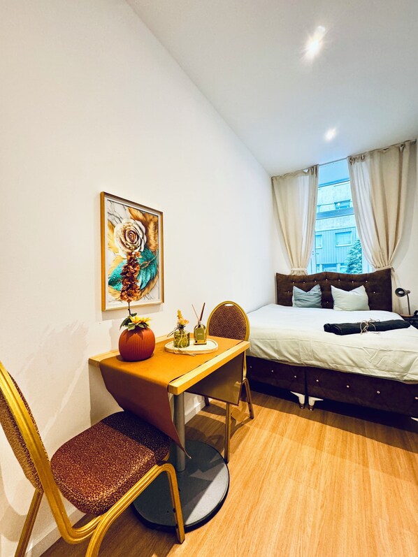 Estúdio básico | Ferros/tábuas de passar roupa, Wi-Fi de cortesia