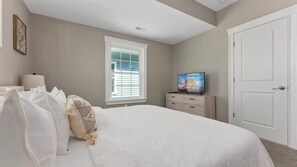 Large Modern 4br Ocean Views- First house off the Beach ! Parking Tesla ...