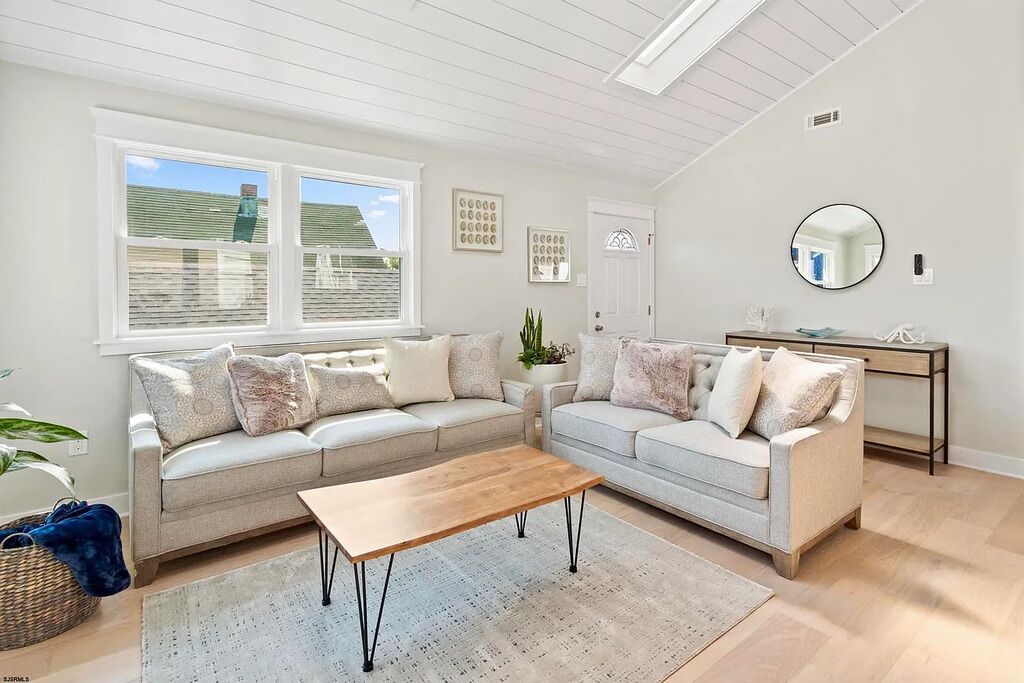 Stylish 3br Beach Condo W/ Vaulted Ceilings  One Block To Ocean - Ocean City, NJ