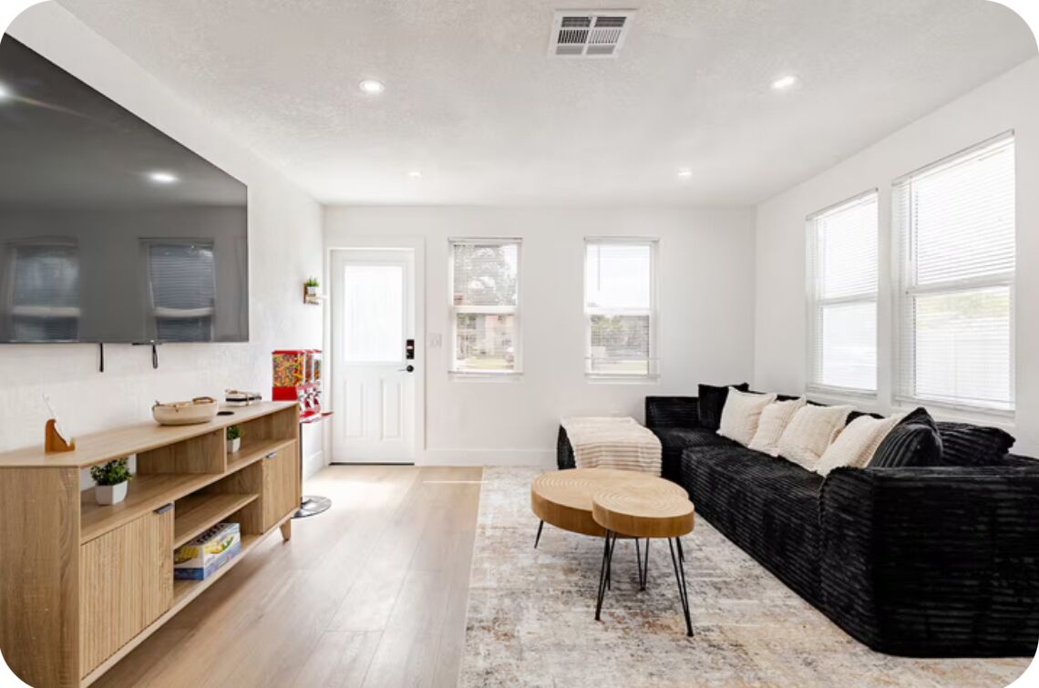 Hollywood Beach/ Downtown/ Arts District/hard-rock - Hollywood, FL