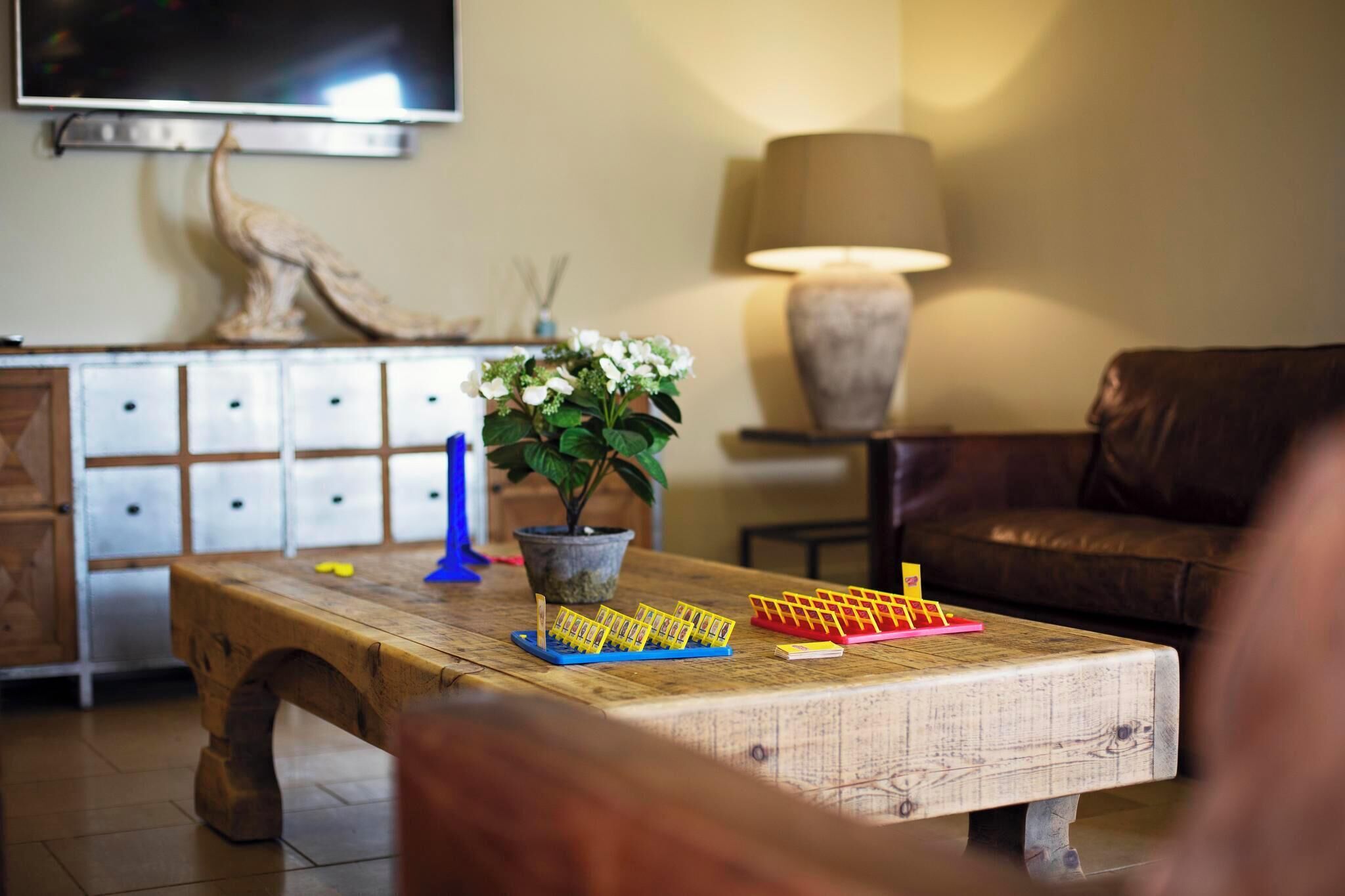 This Wonderful Cottage Is Perfect For Families Or Small Groups, Featuring Open Plan Living, Dining, And Kitchen Spaces, Along With Breathtaking Views Of The Dorset Countryside.  Sleeps Six People Across Three Bedrooms. - Lulworth Cove