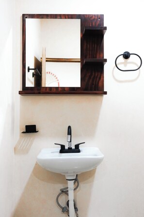 Quarto Quádruplo | Roupa hipoalergénica, Wi-fi grátis, roupa de cama fornecida 