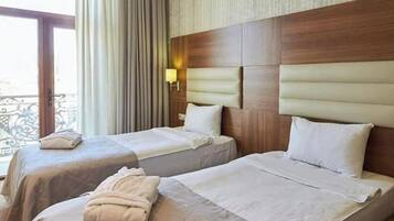 Quarto duplo | Escrivaninha, Wi-Fi de cortesia