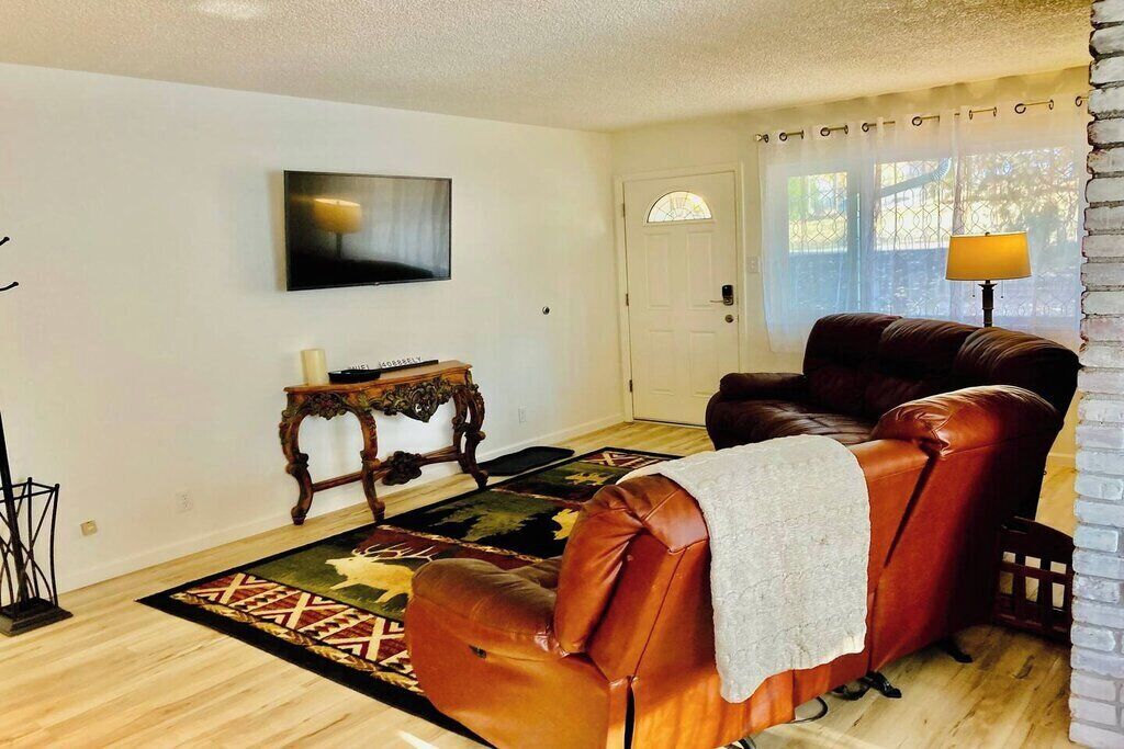 Ely Farm House. Near Yosemite National Park! - Oakhurst, CA